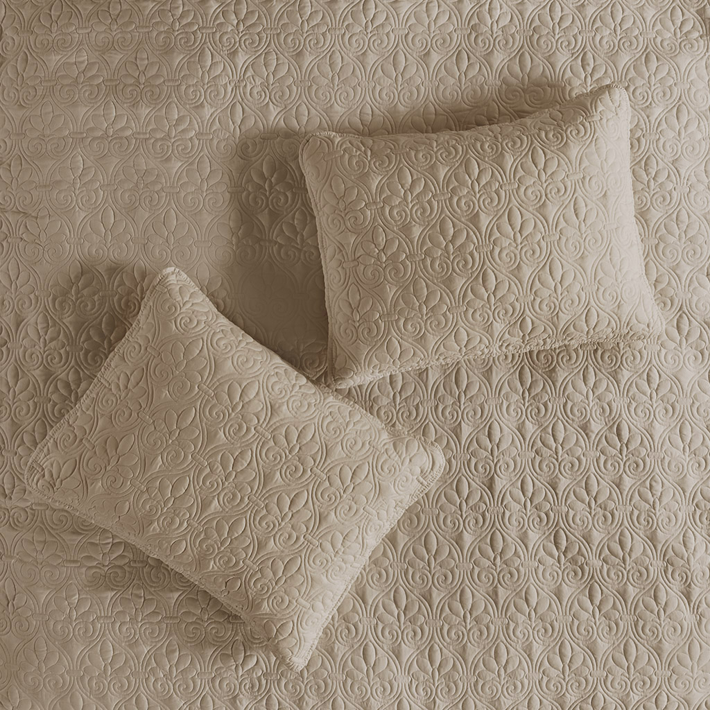 Madison Park Quebec 3 Piece Split Corner Pleated Quilted Bedspread | eBay